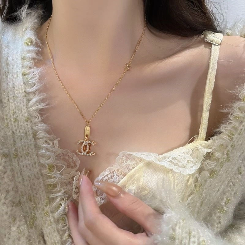 Accurate model Chanel Necklaces