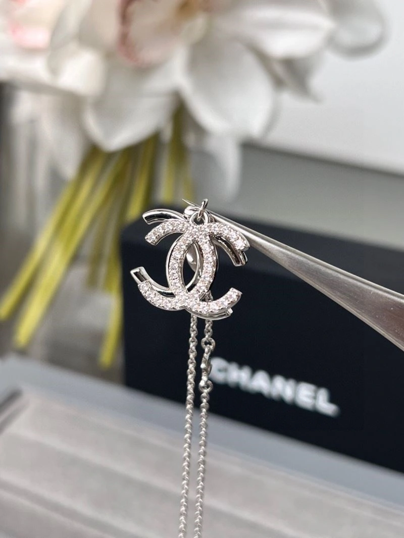 Indistinguishable Chanel Necklaces