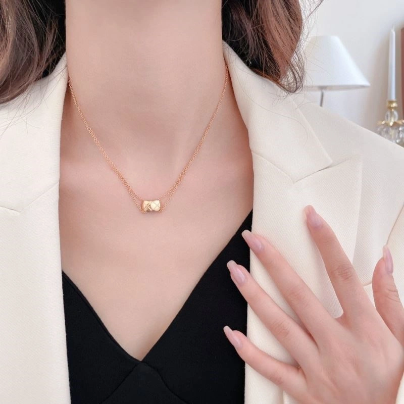 Original Chanel Necklaces