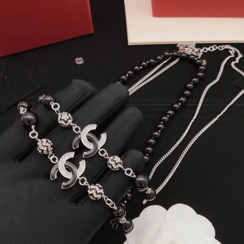 Bargain Chanel Necklaces