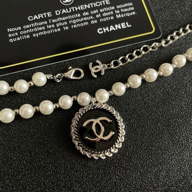 Top mirror Chanel Necklaces