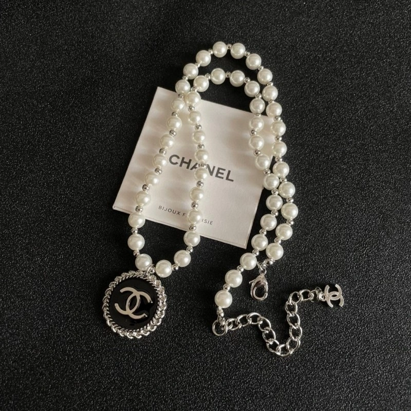 Top mirror Chanel Necklaces