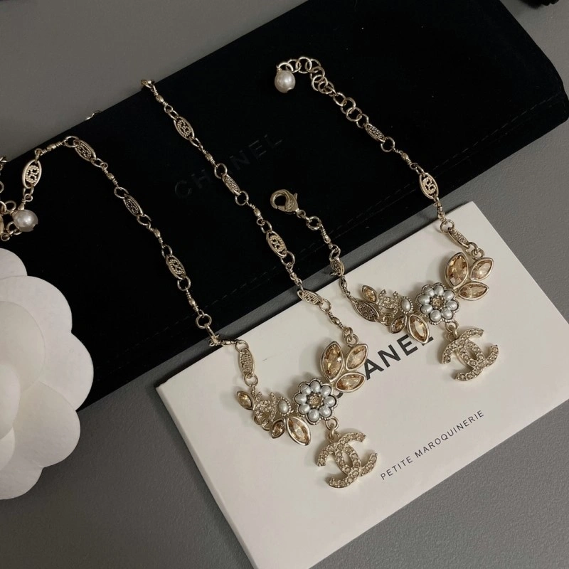 Low-cost Chanel Necklaces
