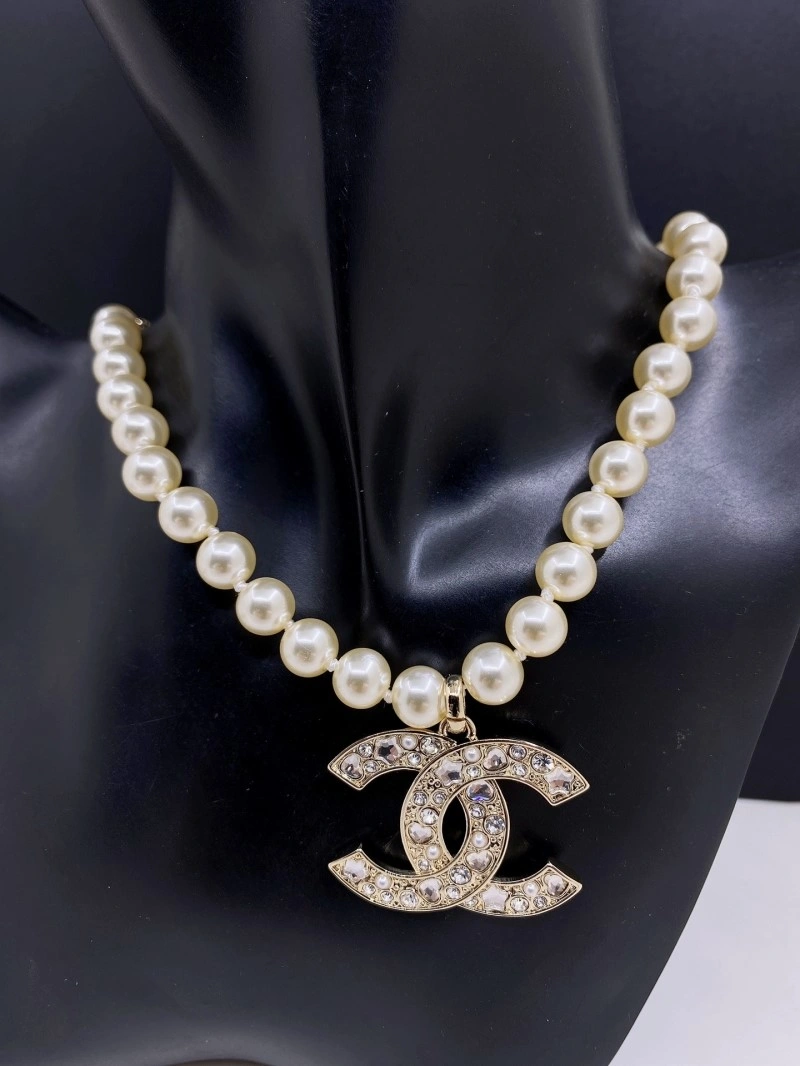 Top match Chanel Necklaces