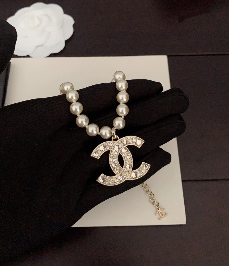 Top match Chanel Necklaces