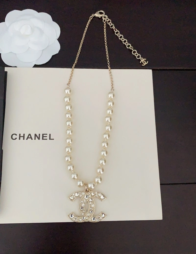 Top match Chanel Necklaces
