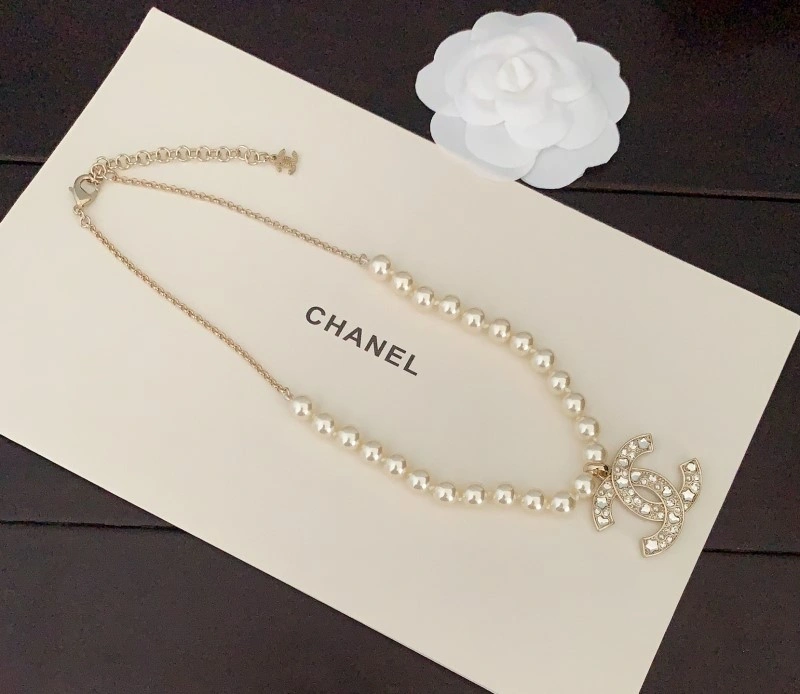 Top match Chanel Necklaces