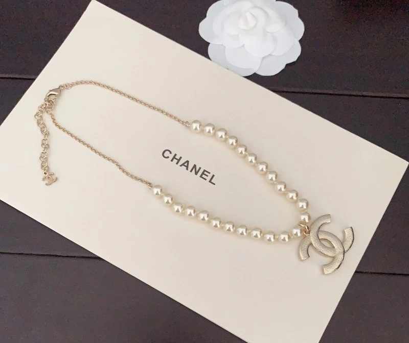 Top match Chanel Necklaces