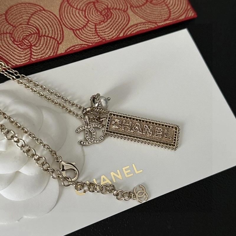 Top match Chanel Necklaces
