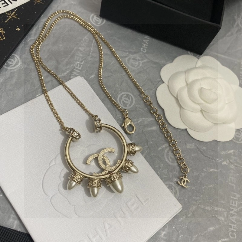 Bargain Chanel Necklaces