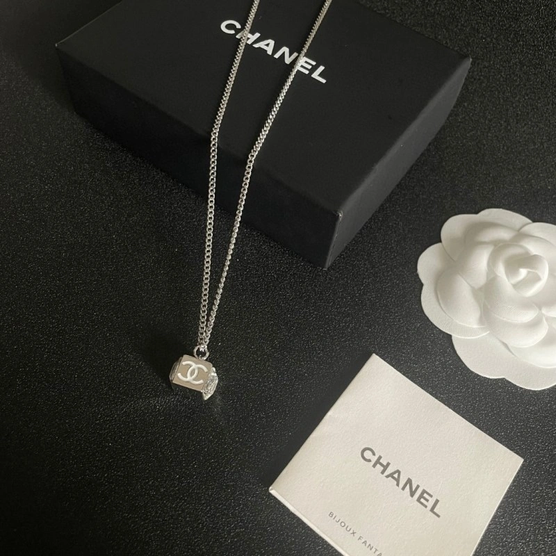 1:1 copy Chanel Necklaces