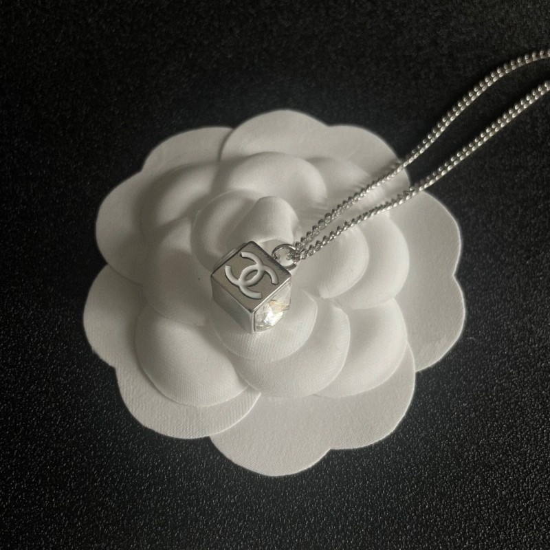 1:1 copy Chanel Necklaces