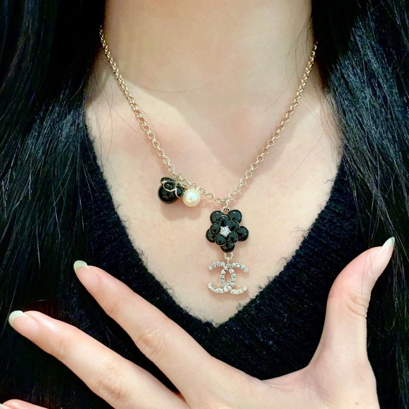 Bargain Chanel Necklaces