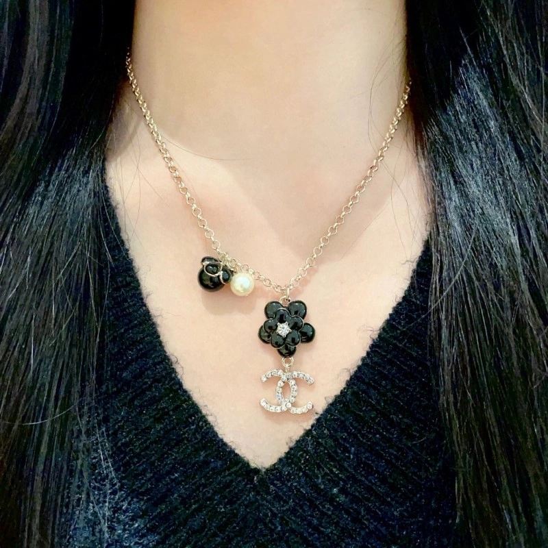 Bargain Chanel Necklaces