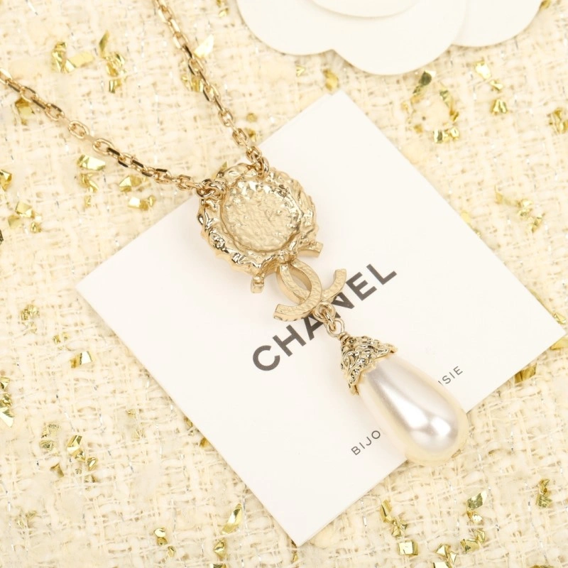 Cut-rate Chanel Necklaces