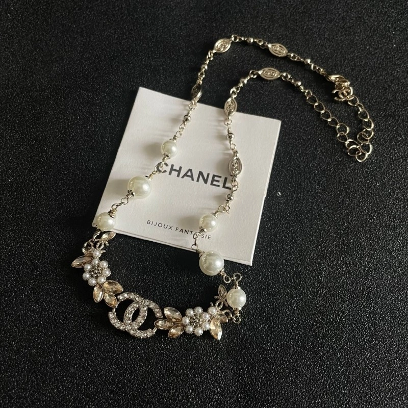 Top match Chanel Necklaces