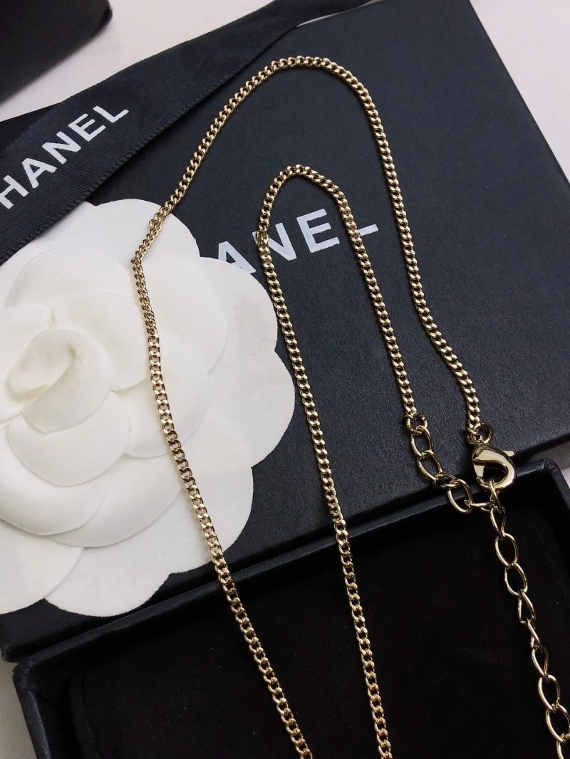 Top match Chanel Necklaces