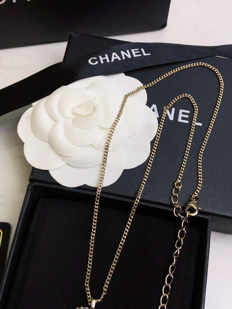 Top match Chanel Necklaces