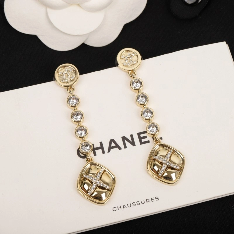 Brand-authenticated Chanel Necklaces