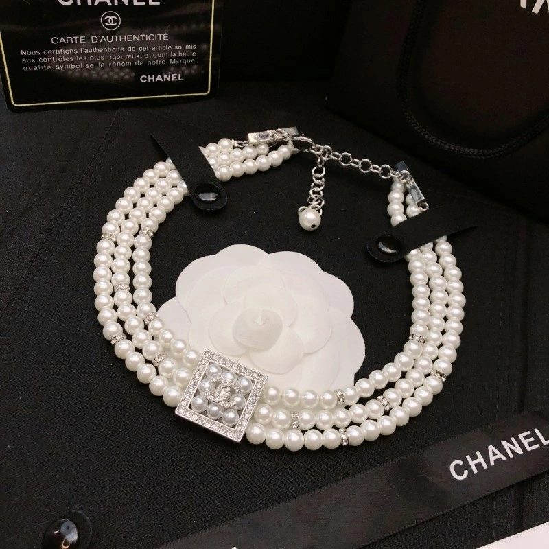 Top match Chanel Necklaces