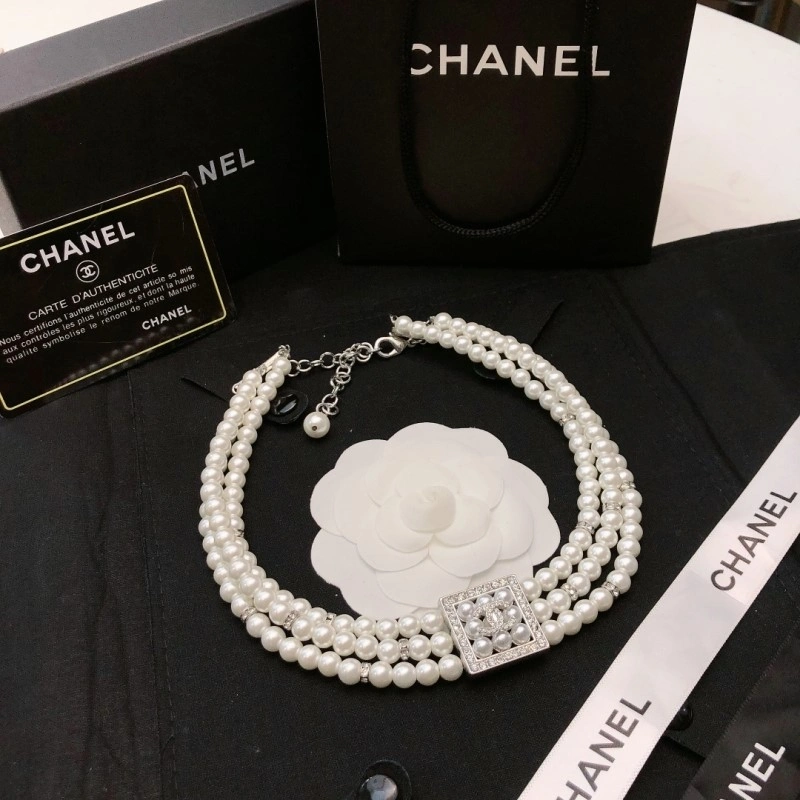 Top match Chanel Necklaces