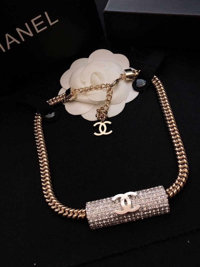 Cut-rate Chanel Necklaces