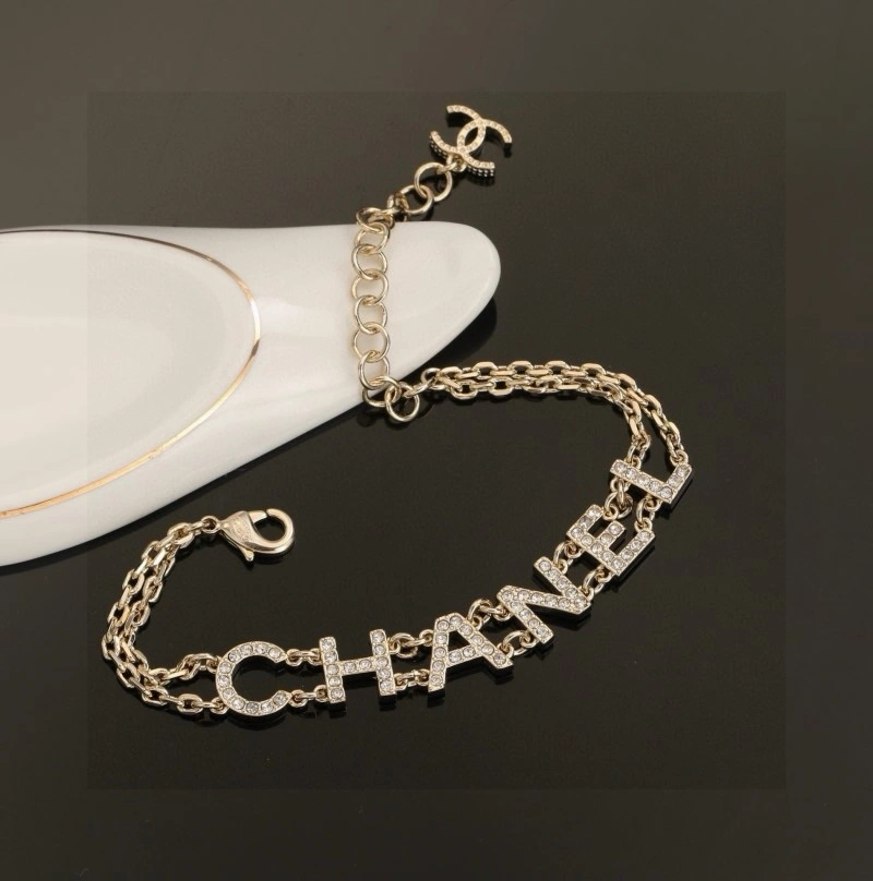 Top mirror Chanel Necklaces