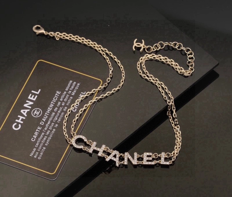 Top mirror Chanel Necklaces