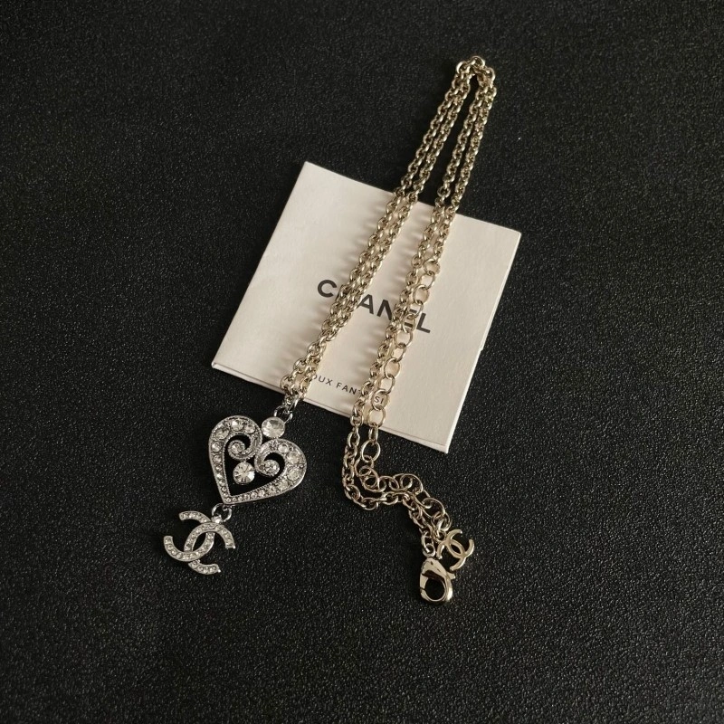 Top mirror Chanel Necklaces
