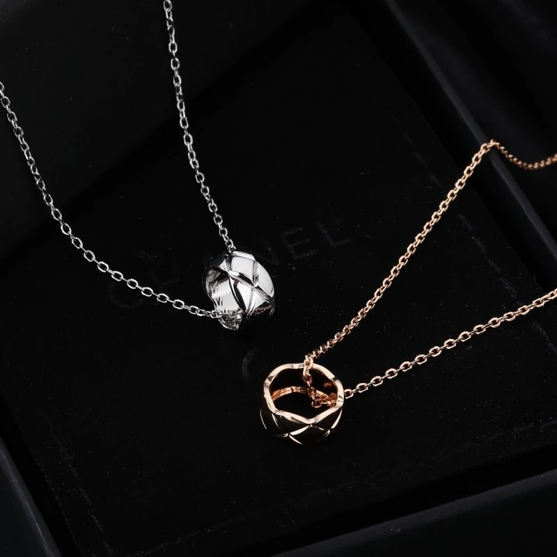 Original Chanel Necklaces