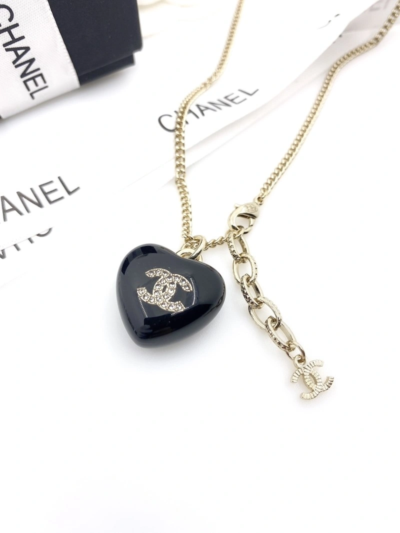Top mirror Chanel Necklaces