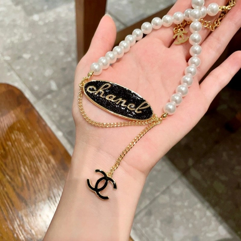 Bargain Chanel Necklaces