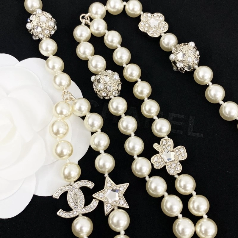 Top mirror Chanel Necklaces