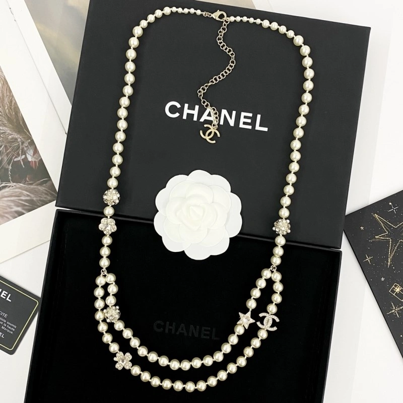 Top mirror Chanel Necklaces