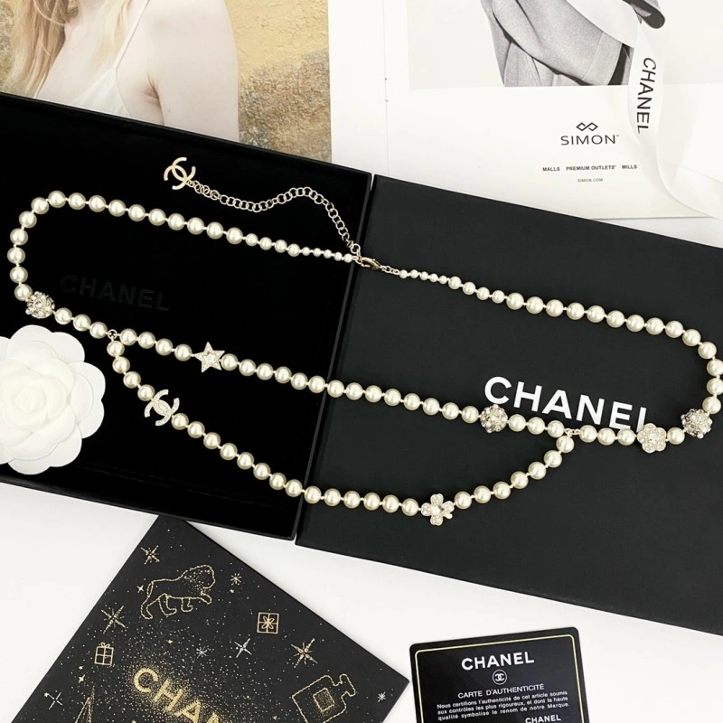Top mirror Chanel Necklaces