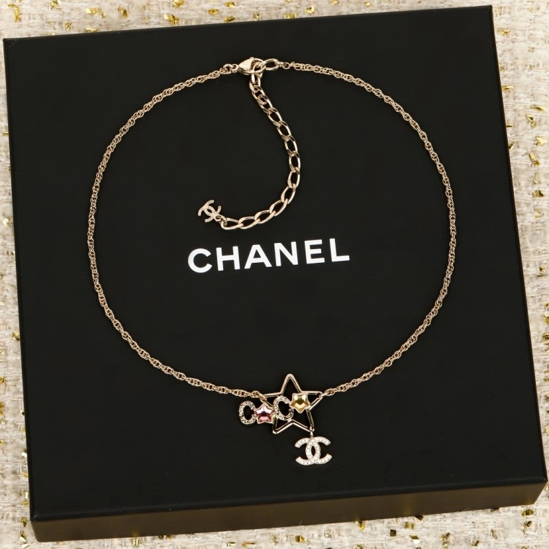 Top mirror Chanel Necklaces