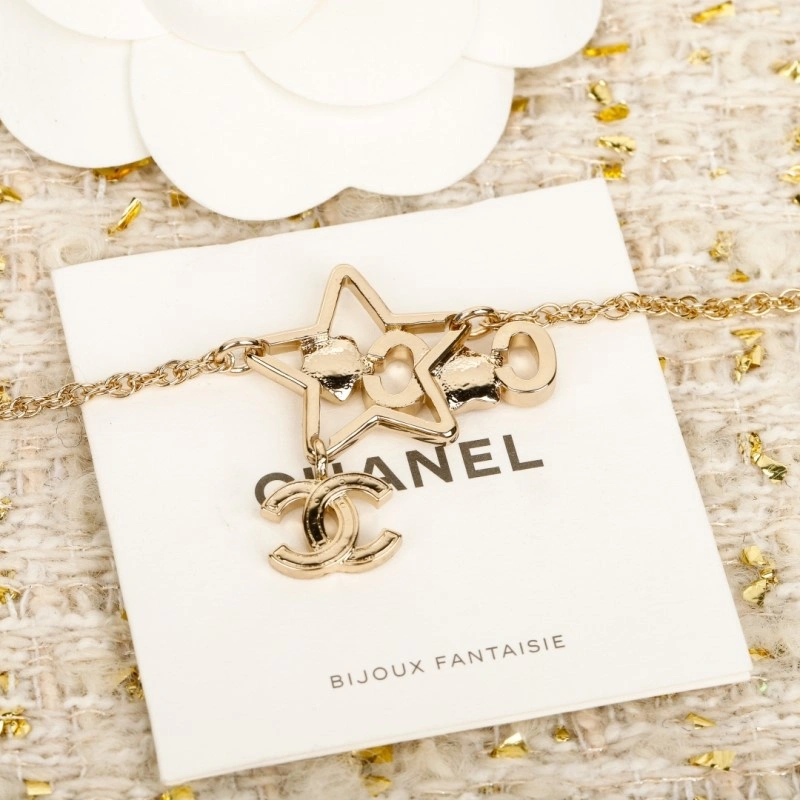 Top mirror Chanel Necklaces