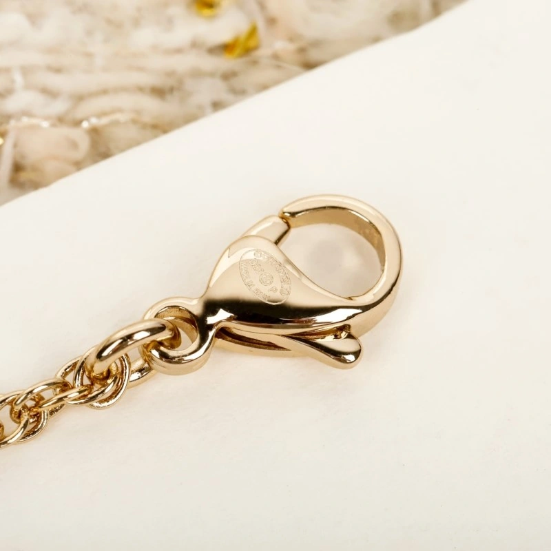 Top mirror Chanel Necklaces