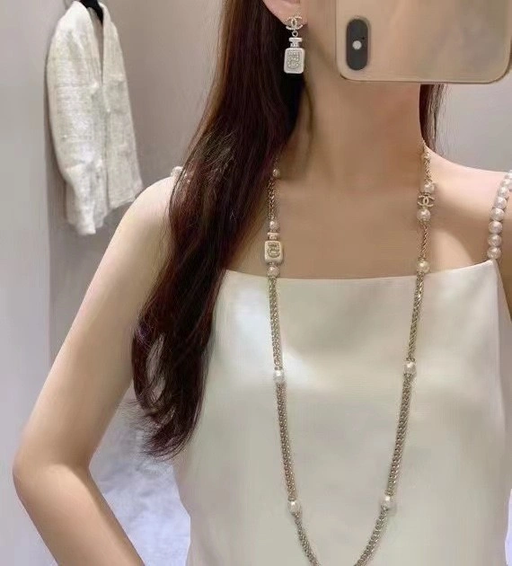 Inexpensive Chanel Necklaces