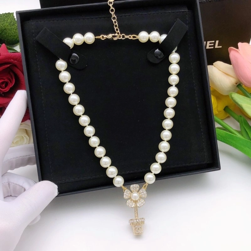 Top match Chanel Necklaces