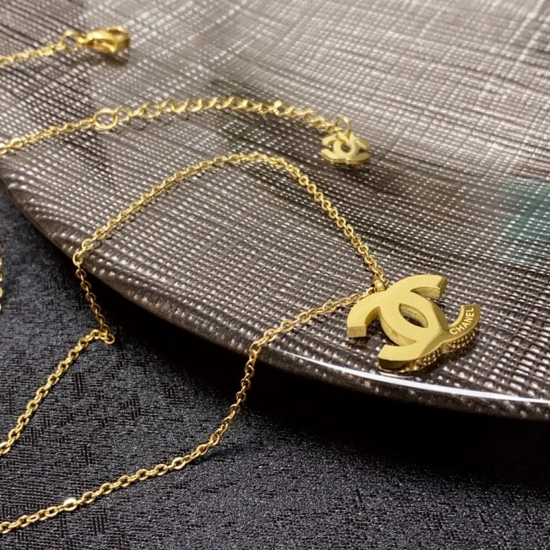 Bargain Chanel Necklaces