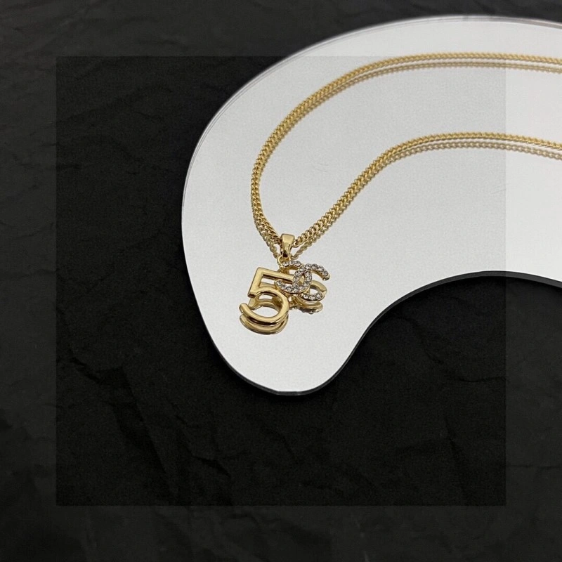 Top match Chanel Necklaces