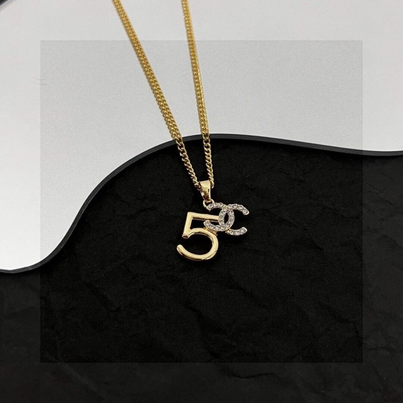 Top match Chanel Necklaces