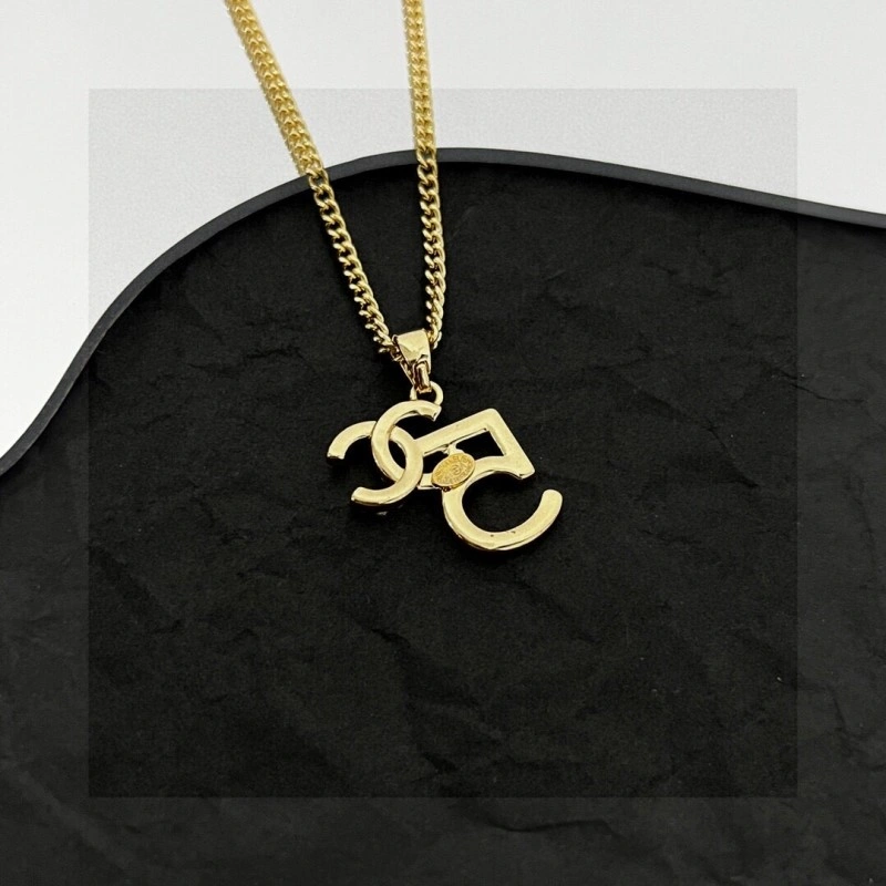 Top match Chanel Necklaces