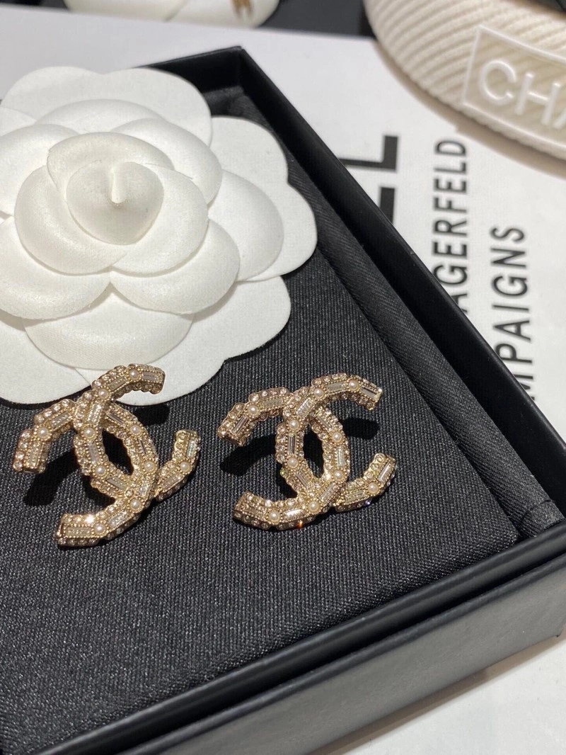Top mirror Chanel Necklaces
