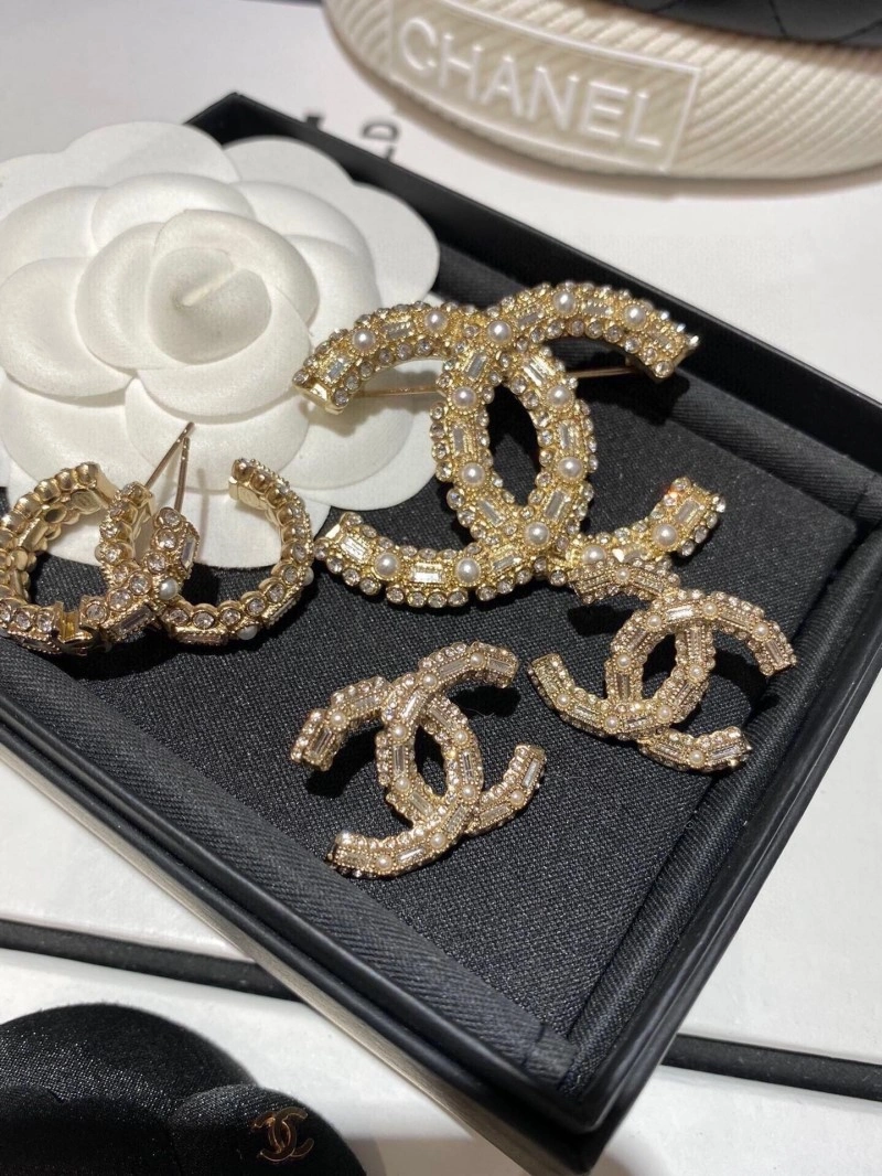 Top mirror Chanel Necklaces