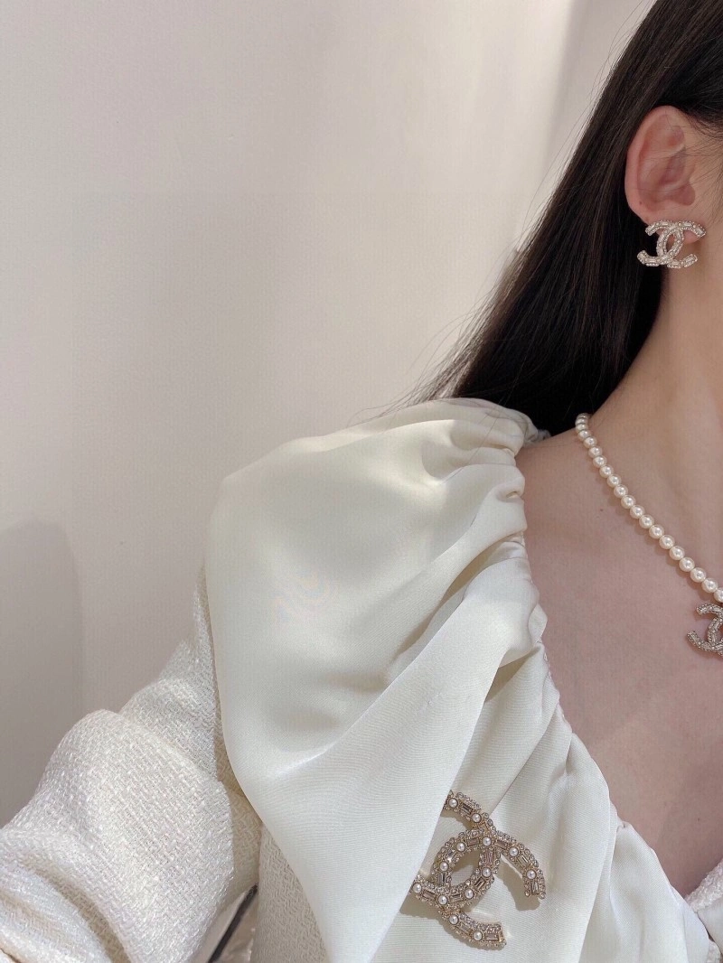 Top mirror Chanel Necklaces