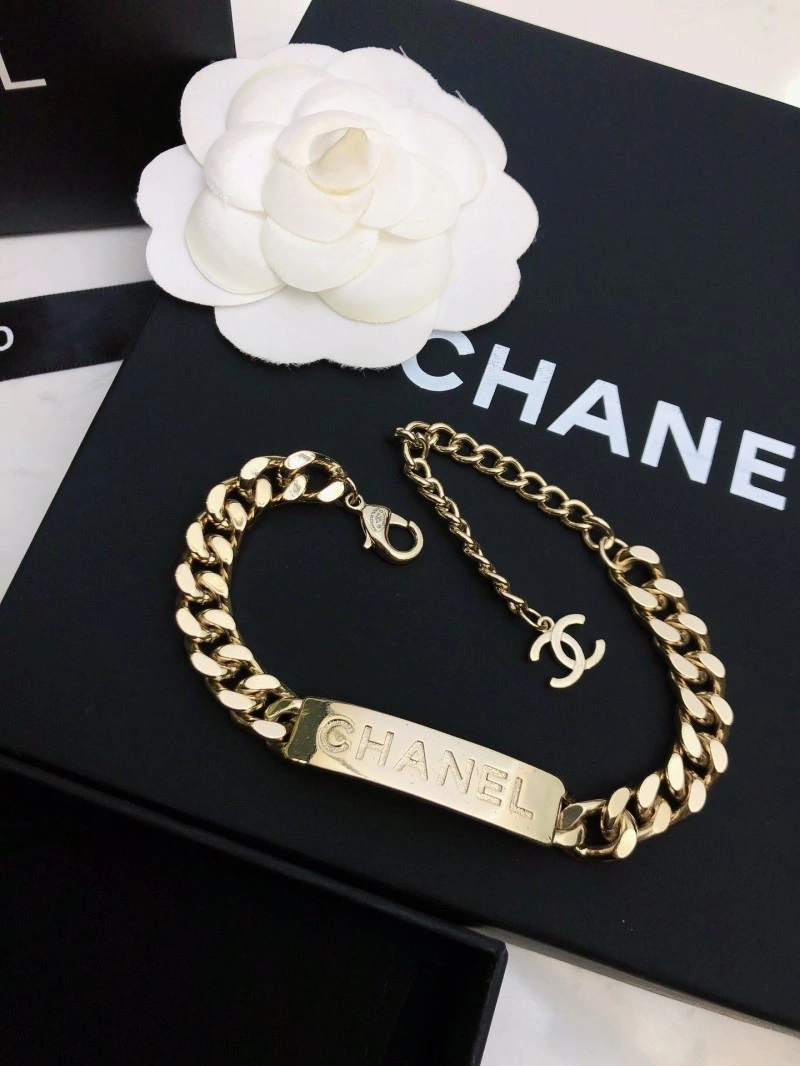 Bargain Chanel Necklaces