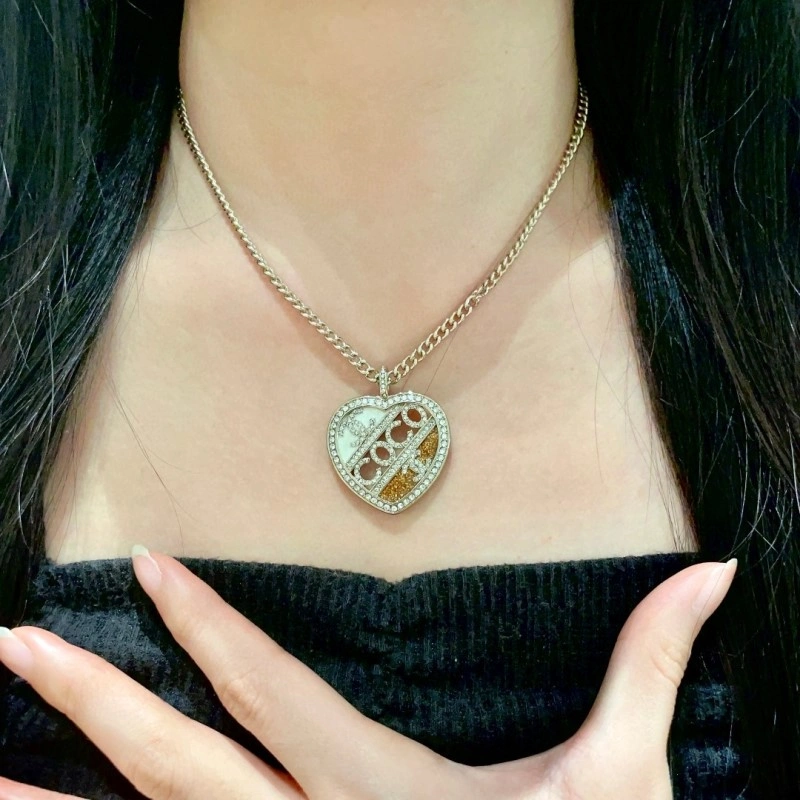 1:1 copy Chanel Necklaces