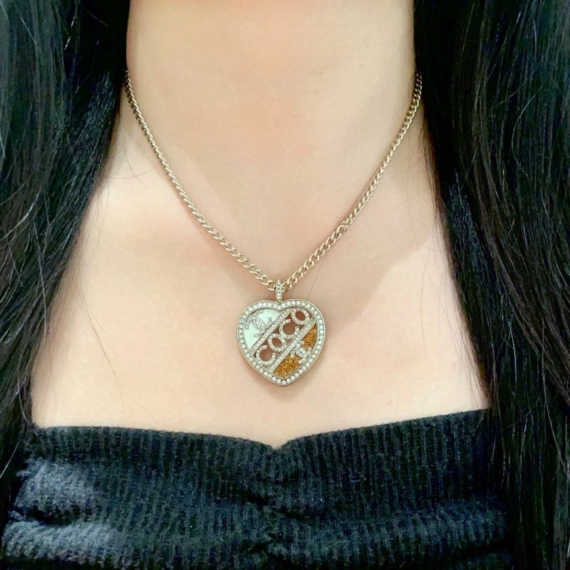 1:1 copy Chanel Necklaces